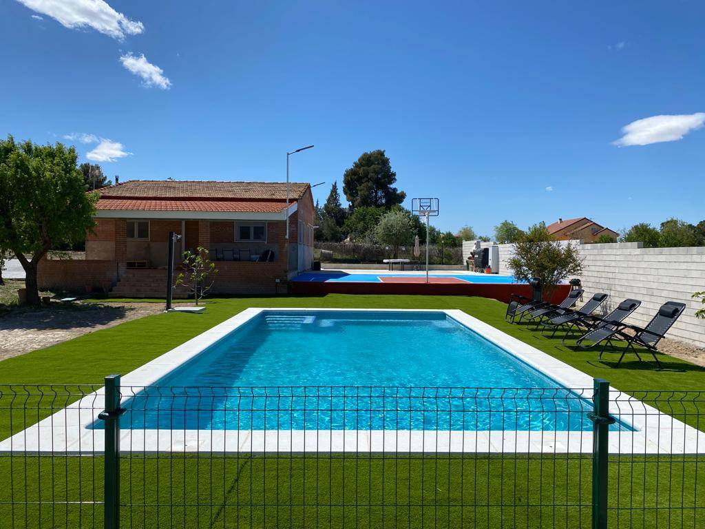 2500 M² Casa Rural ∙ 3 Habitaciones ∙ 12 Huéspedes - Tarancón