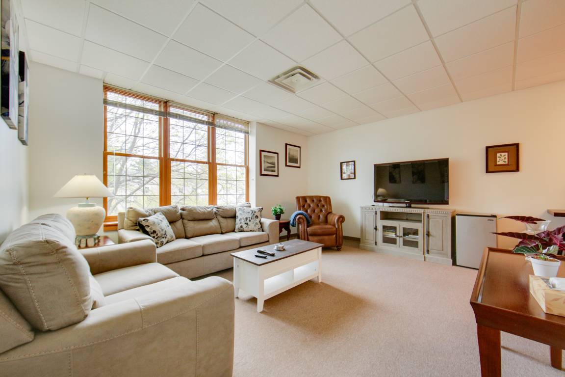 102 M² Apartment ∙ 2 Bedrooms ∙ 6 Guests - Plum, PA