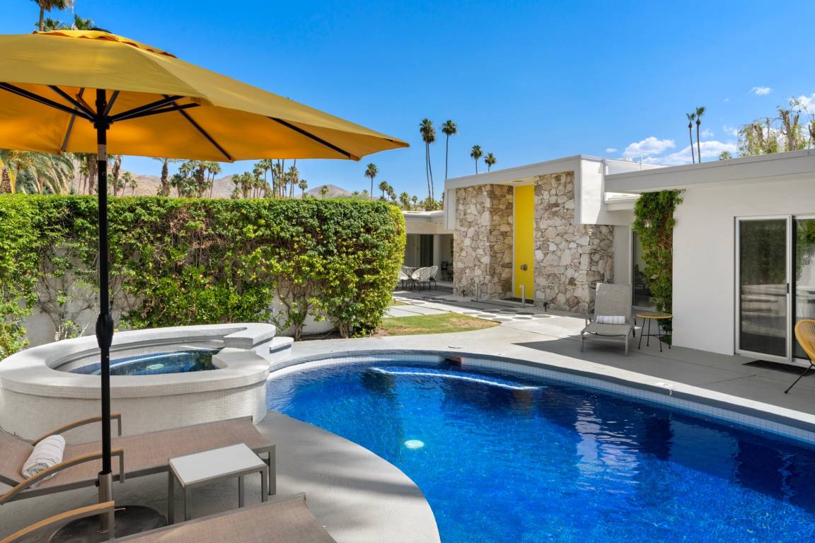 House ∙ 3 Bedrooms ∙ 6 Guests - Palm Springs, CA