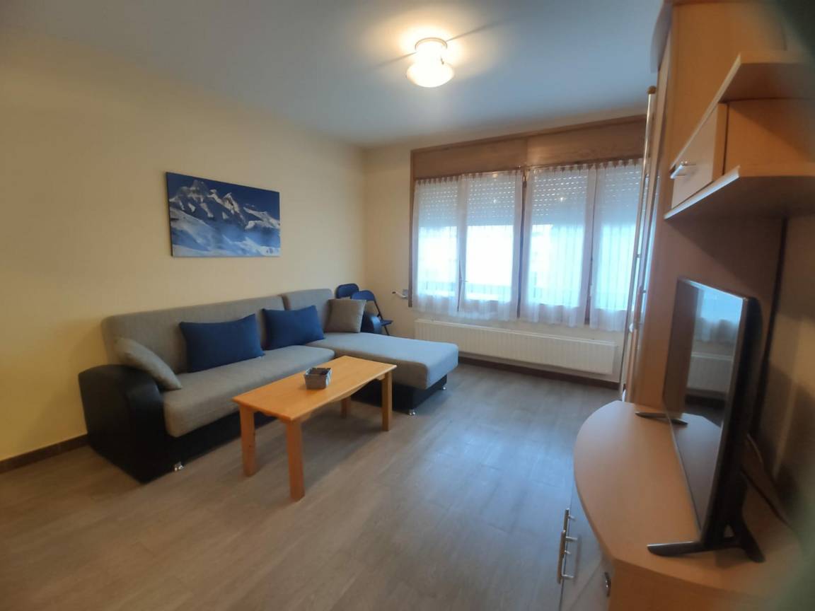 55 M² Apartamento ∙ 2 Habitaciones ∙ 4 Huéspedes - Jaca