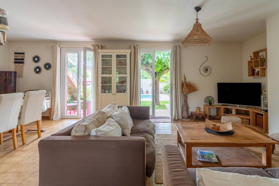 110 M² Maison De Vacances ∙ 4 Chambres ∙ 8 Personnes - Cavaillon