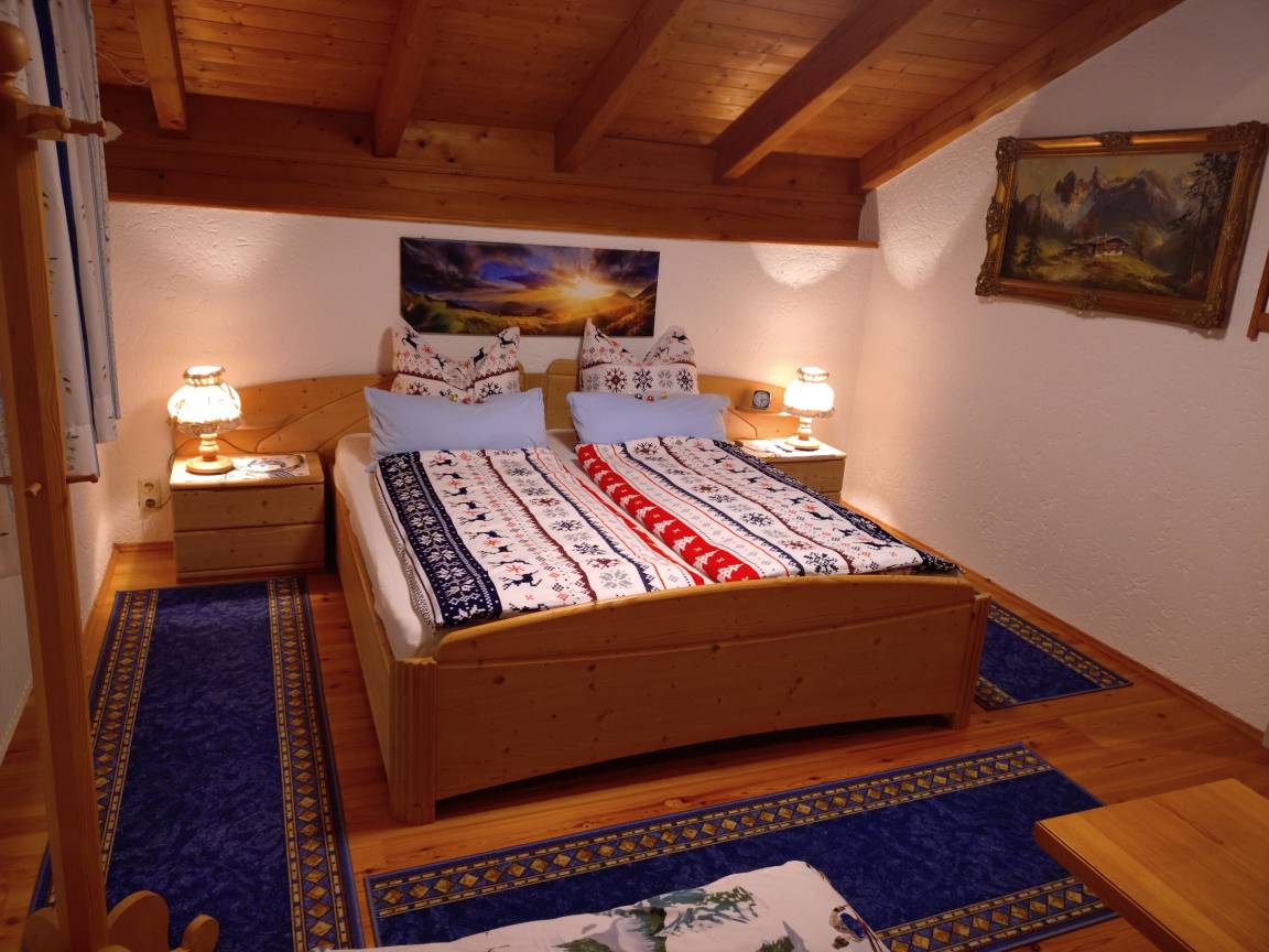 90 M² Ferienwohnung ∙ 2 Schlafzimmer ∙ 5 Gäste - Grassau
