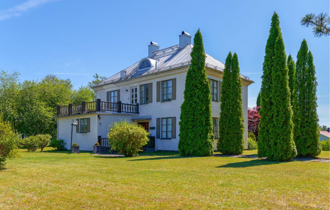 430 M² Ferienhaus ∙ 4 Schlafzimmer ∙ 9 Gäste - Hultsfred
