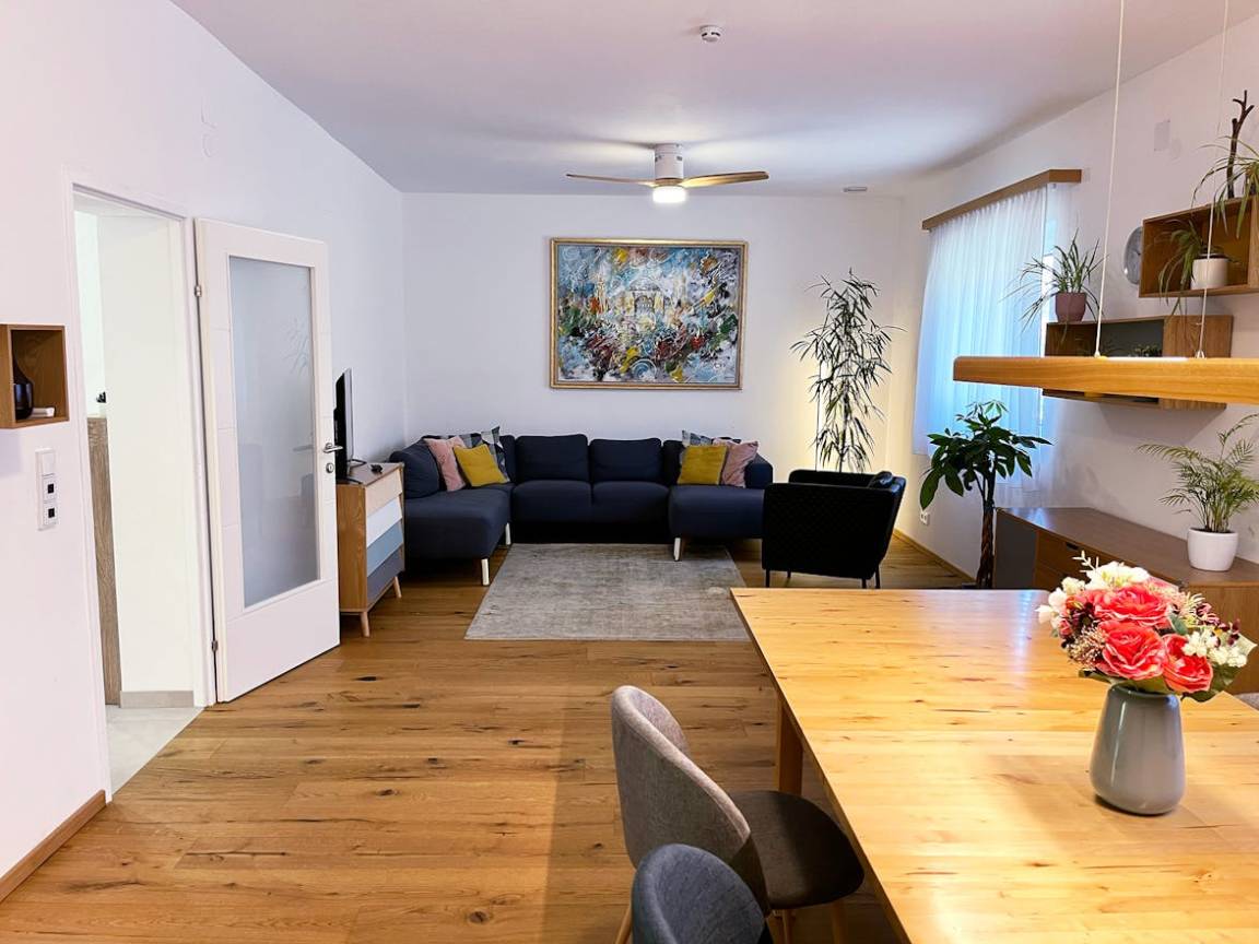 143 M² Maison De Vacances ∙ 3 Chambres ∙ 5 Personnes - Vienne