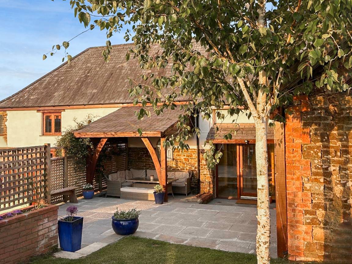 Cottage ∙ 5 Bedrooms ∙ 16 Guests - Devon