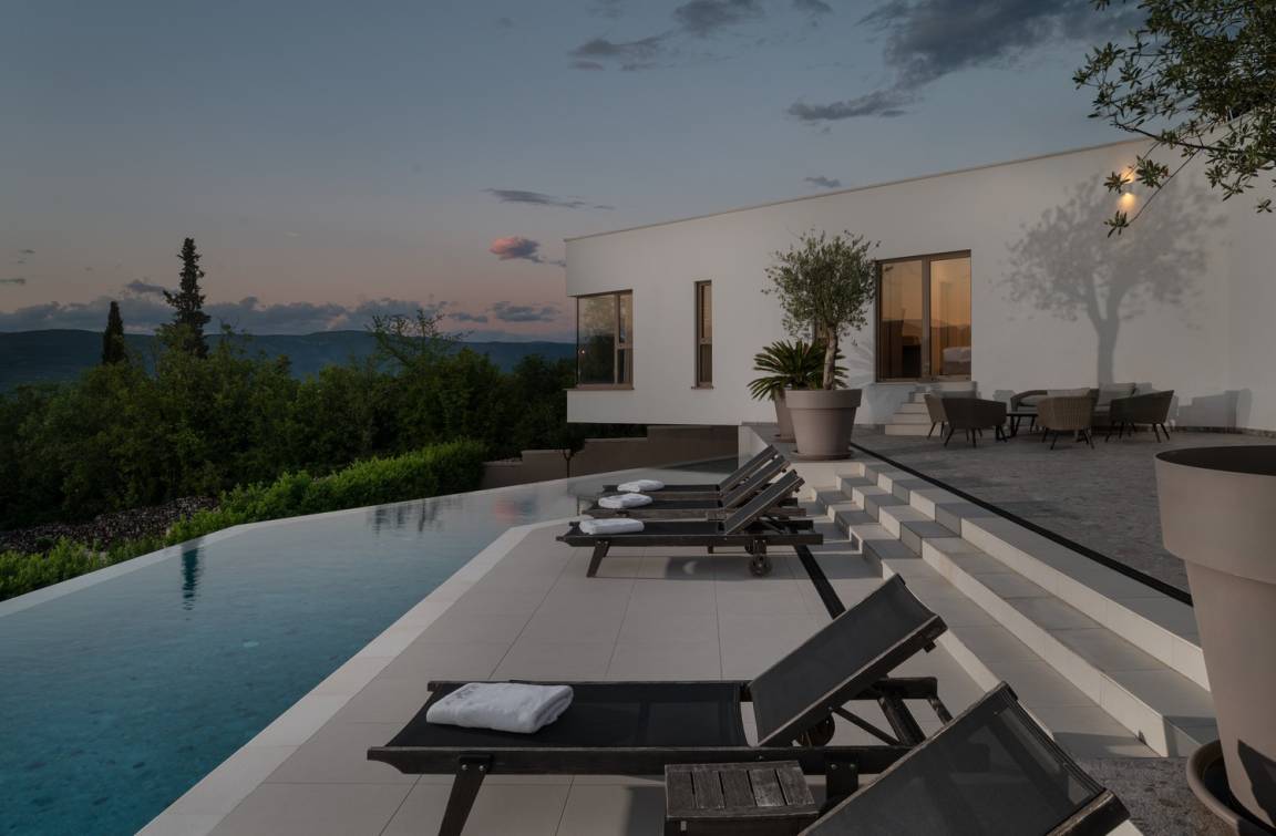 400 M² Villa ∙ 5 Chambres ∙ 12 Personnes - Imotski