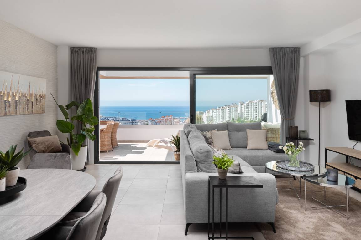 202 M² Apartamento ∙ 4 Habitaciones ∙ 8 Huéspedes - Estepona