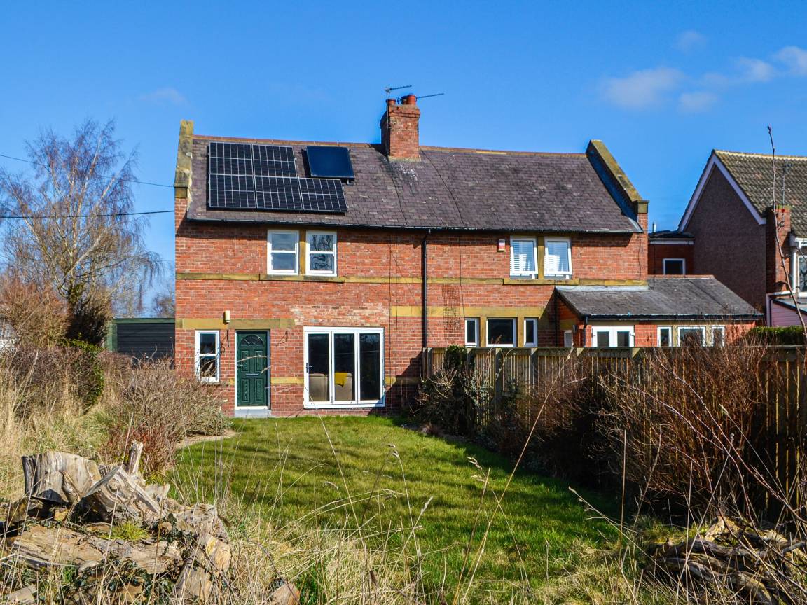 Cottage ∙ 2 Bedrooms ∙ 4 Guests - Morpeth