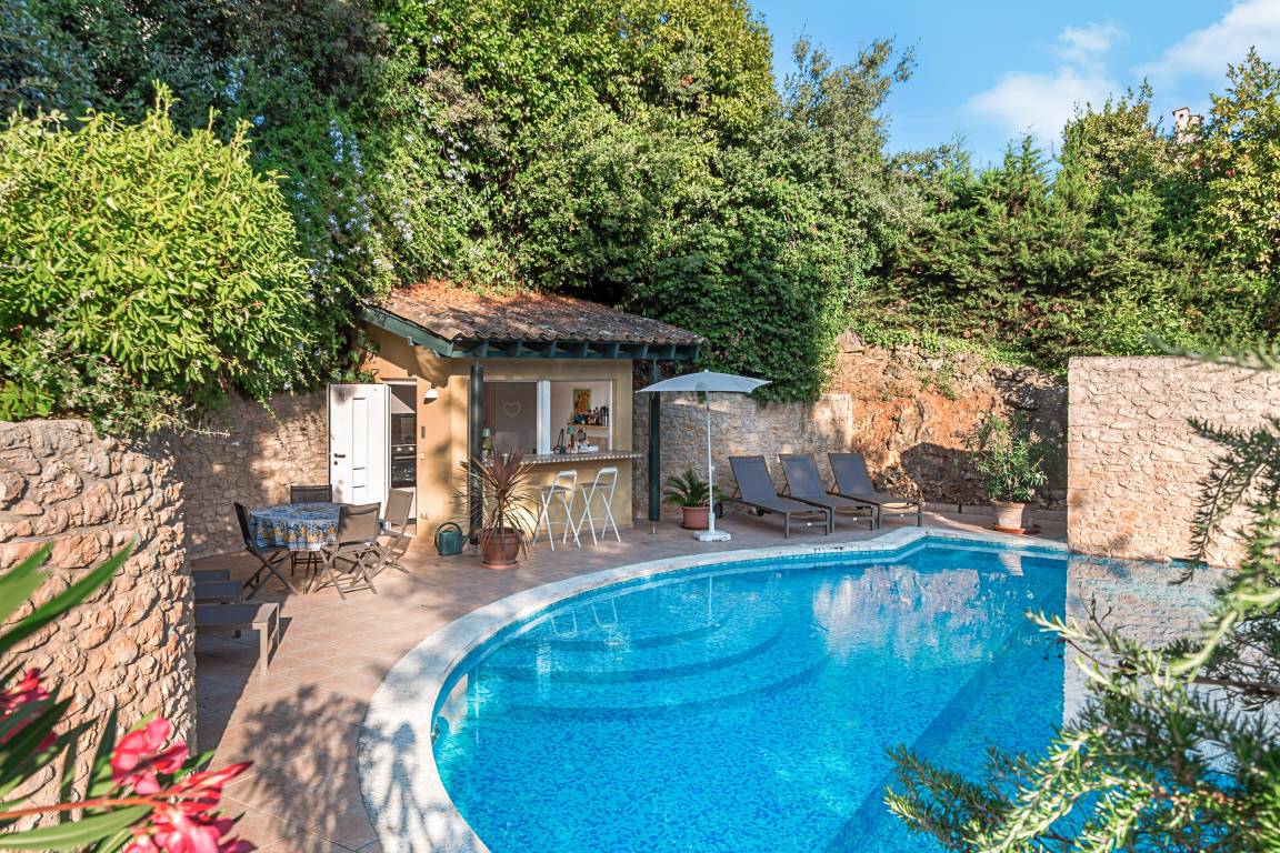240 M² Villa ∙ 4 Bedrooms ∙ 8 Guests - Nice