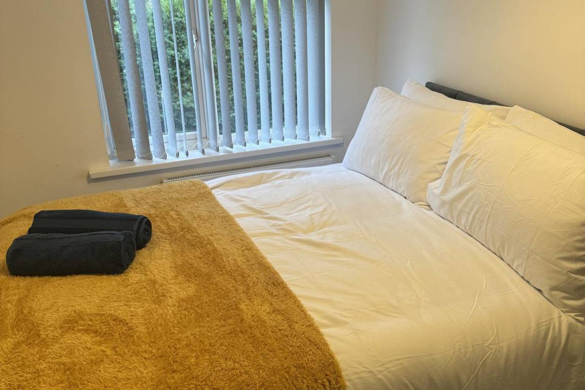 120 M² House ∙ 3 Bedrooms ∙ 5 Guests - Wolverhampton