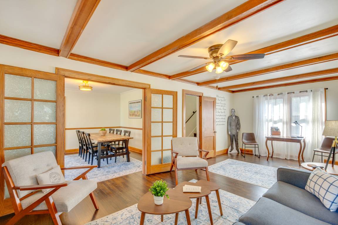 157 M² House ∙ 4 Bedrooms ∙ 10 Guests - Independence, MO