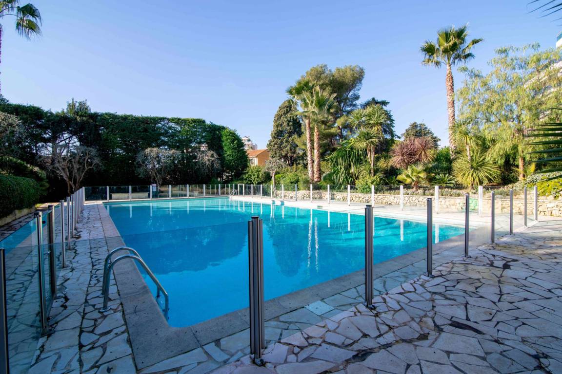 80 M² Appartement ∙ 2 Chambres ∙ 4 Personnes - ibis Cannes Centre