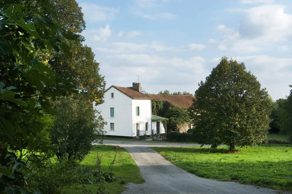 260 M² Maison De Vacances ∙ 3 Chambres ∙ 8 Personnes - Bessines-sur-Gartempe