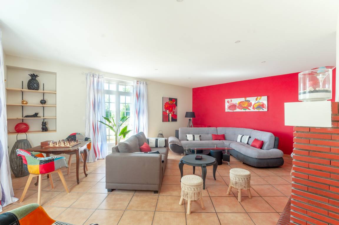 290 M² Maison De Vacances ∙ 6 Chambres ∙ 15 Personnes - Marmande