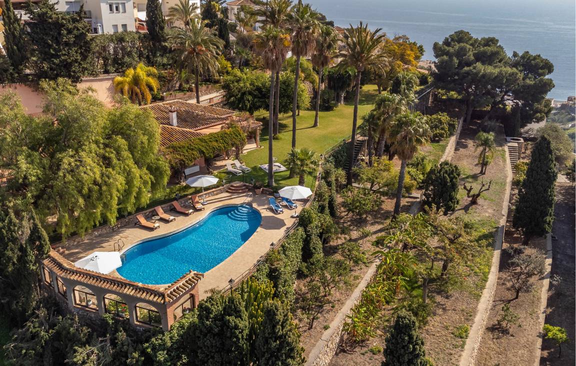 352 M² House ∙ 5 Bedrooms ∙ 10 Guests - Salobreña