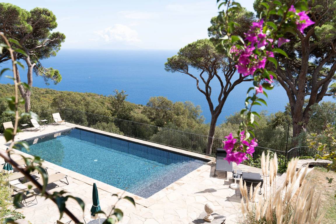House ∙ 8 Bedrooms ∙ 14 Guests - Bastia