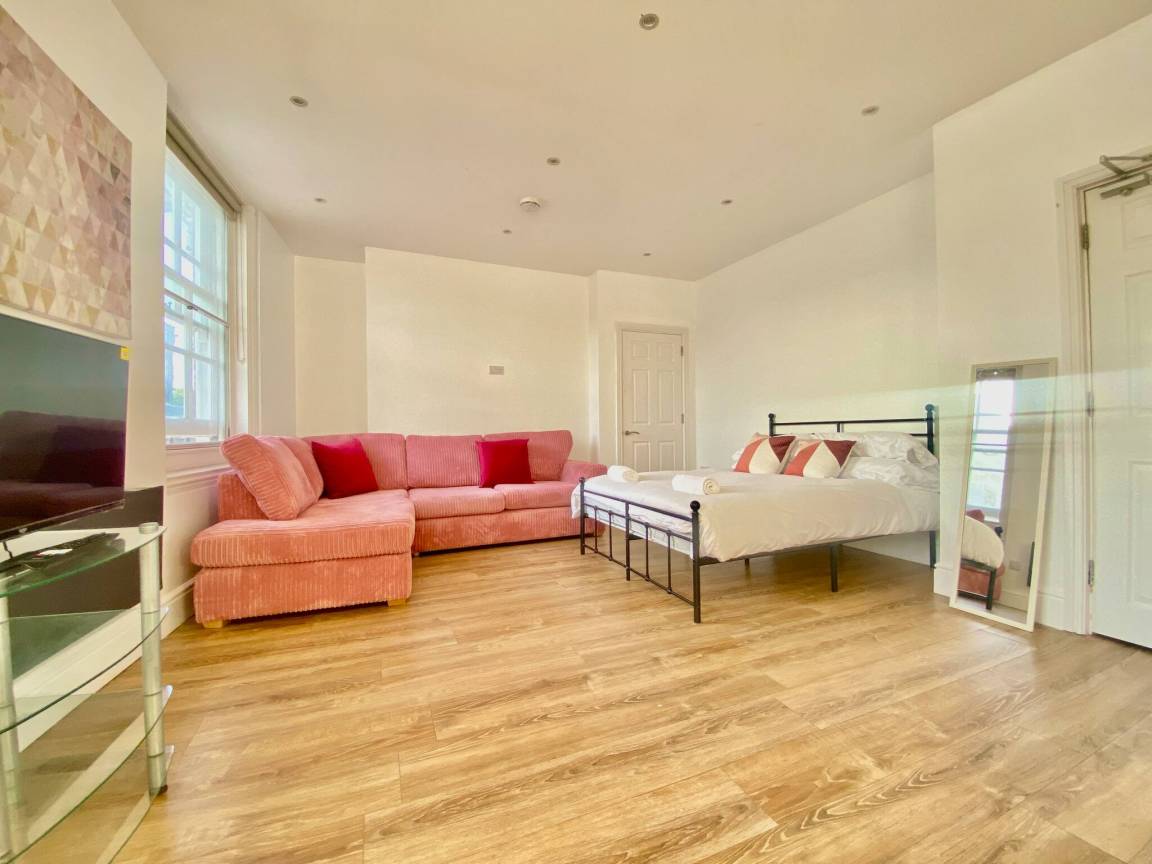 80 M² Apartment ∙ 1 Bedroom ∙ 2 Guests - Chelmsford