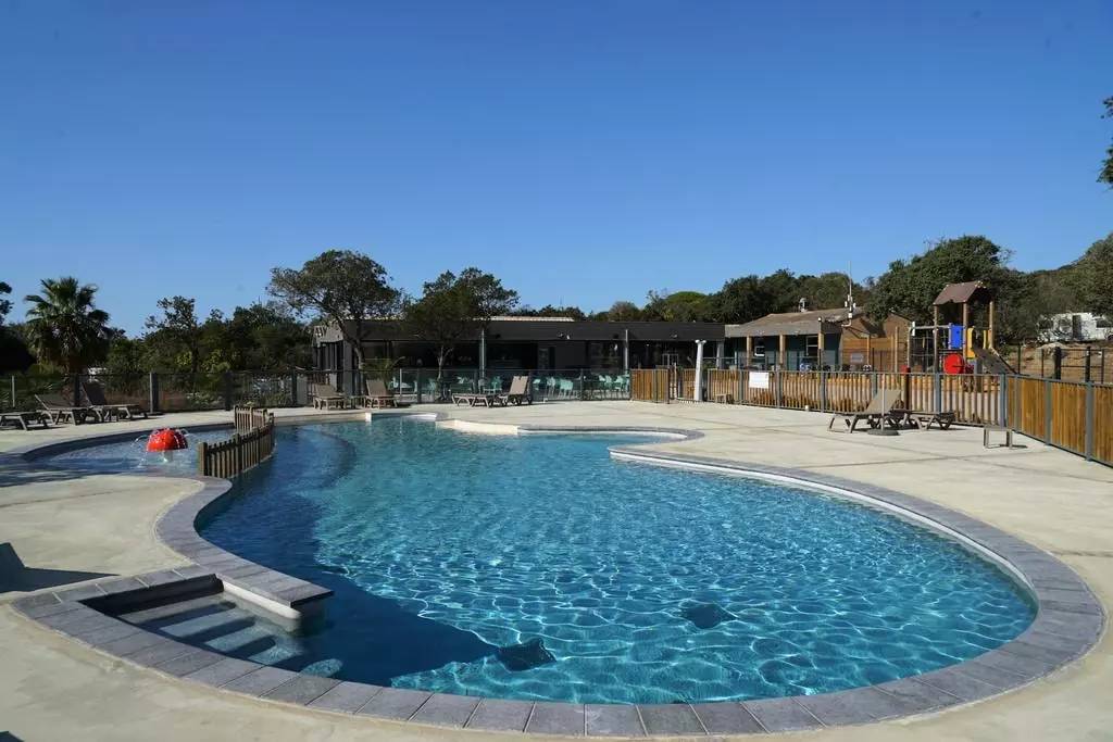 33 M² Mobil-home ∙ 1 Chambre ∙ 4 Personnes - Pianottoli-Caldarello