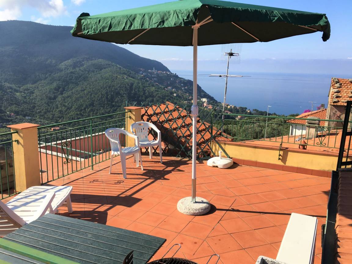 70 M² House ∙ 2 Bedrooms ∙ 5 Guests - Moneglia