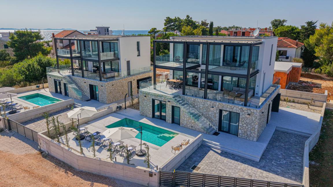 544 M² Villa ∙ 4 Bedrooms ∙ 10 Guests - Nin