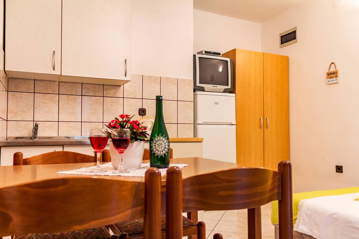 40 M² Ferienwohnung ∙ 1 Schlafzimmer ∙ 2 Gäste - Karlobag