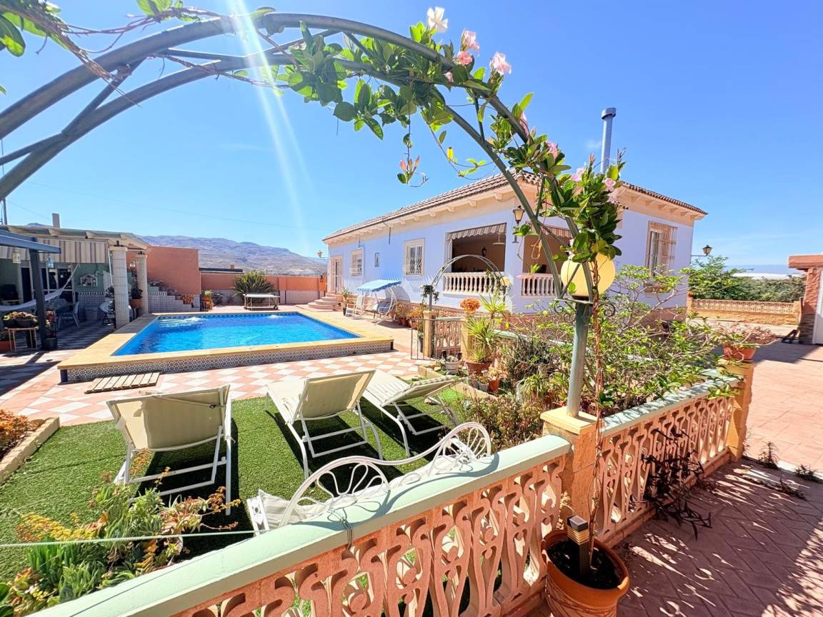 130 M² House ∙ 2 Bedrooms ∙ 5 Guests - Almería