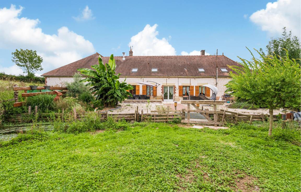 240 M² Maison De Vacances ∙ 5 Chambres ∙ 12 Personnes - Aube