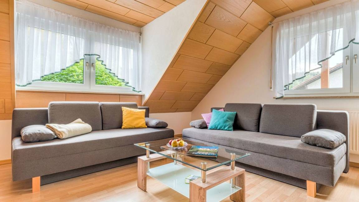 98 M² Ferienwohnung ∙ 2 Schlafzimmer ∙ 4 Gäste - Kronach