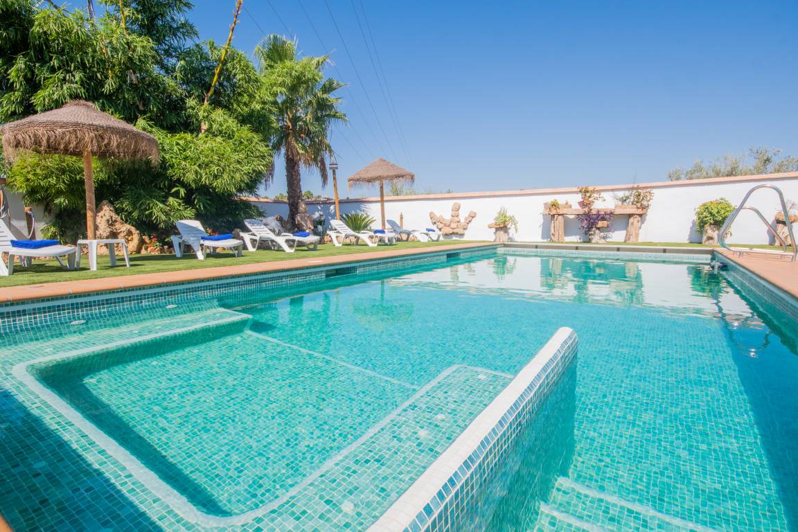 160 M² Cottage ∙ 6 Bedrooms ∙ 12 Guests - Coín