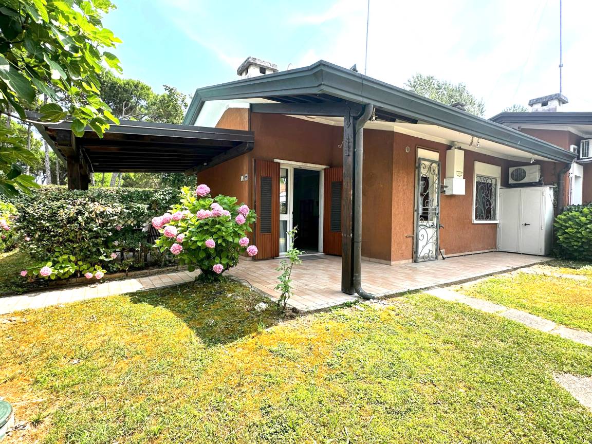 Villa ∙ 2 Bedrooms ∙ 6 Guests - Bibione Pineda