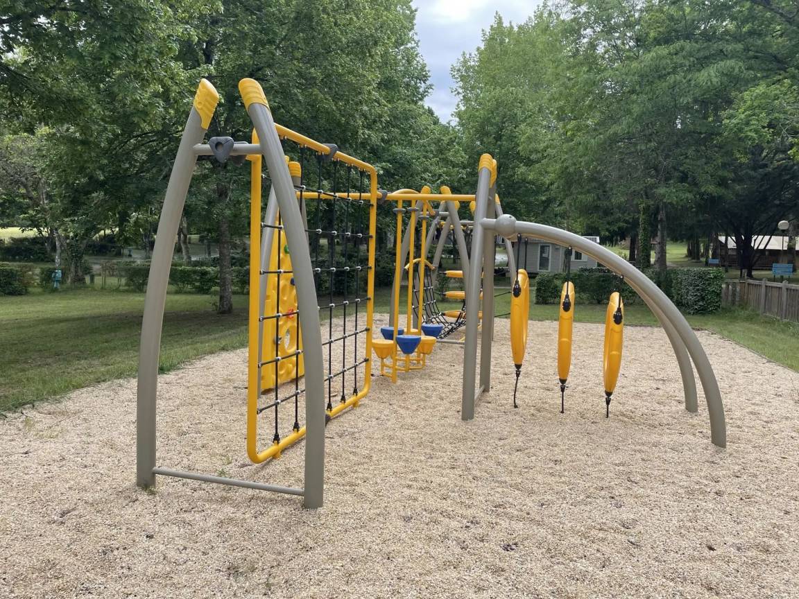 40 M² Camping ∙ 4 Chambres ∙ 10 Personnes - Sarlat-la-Canéda