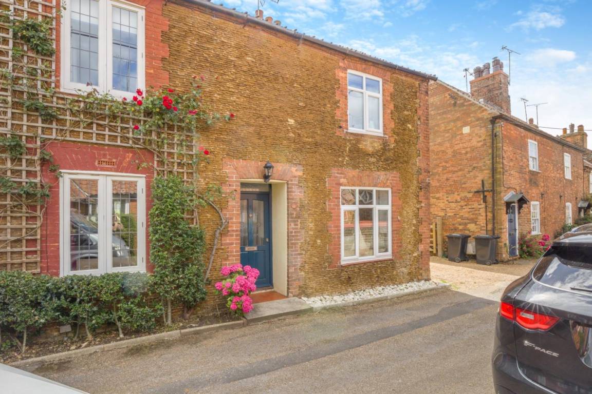 Cottage ∙ 2 Bedrooms ∙ 4 Guests - Snettisham