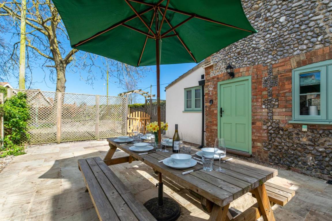 Cottage ∙ 3 Bedrooms ∙ 6 Guests - Holt