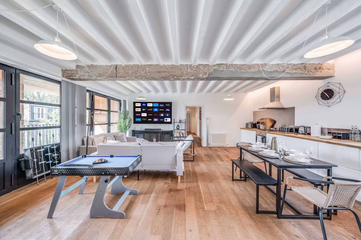 133 M² Apartment ∙ 4 Bedrooms ∙ 8 Guests - Bromley