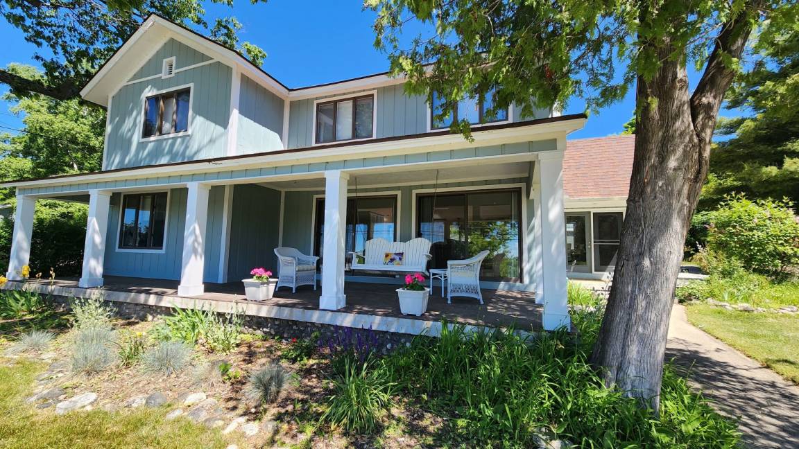House ∙ 1 Bedroom ∙ 2 Guests - Petoskey, MI