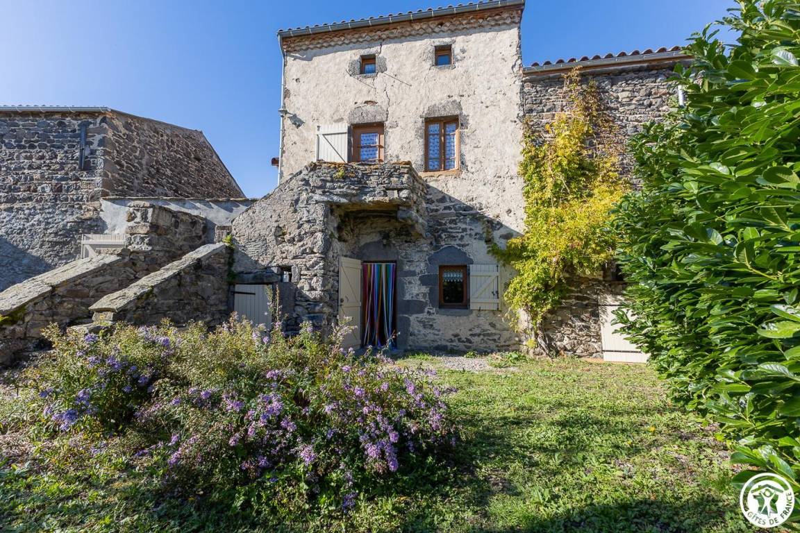 76 M² Gîte ∙ 2 Chambres ∙ 4 Personnes - Puy-de-Dôme
