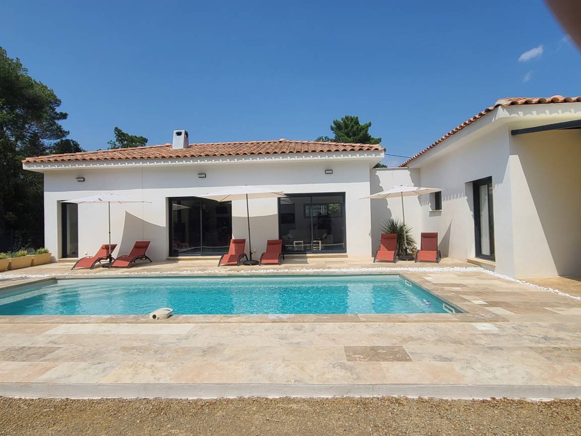 130 M² Maison De Vacances ∙ 4 Chambres ∙ 8 Personnes - Aups