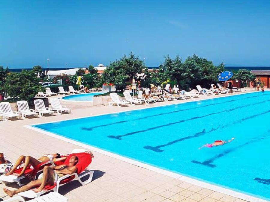 24 M² Asuntovaunu ∙ 2 Makuuhuonetta ∙ 4 Vierasta - Sardinia