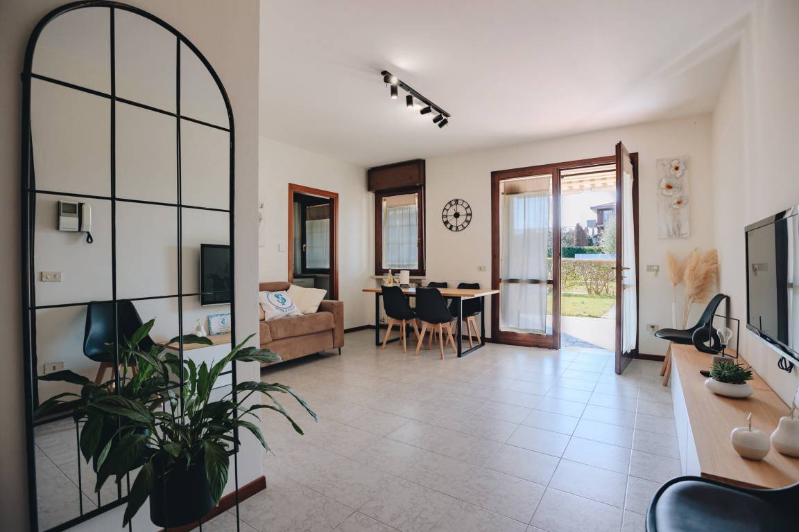 80 M² Appartement ∙ 2 Chambres ∙ 6 Personnes - Peschiera del Garda
