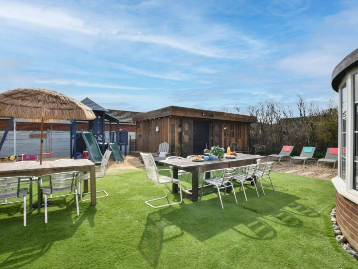 Cottage ∙ 6 Bedrooms ∙ 12 Guests - Camber Sands