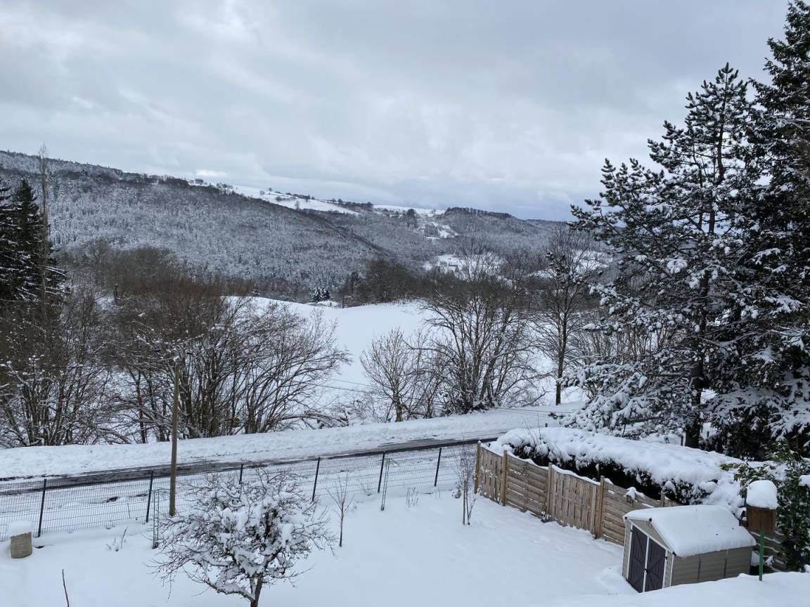 79 M² Gîte ∙ 2 Chambres ∙ 4 Personnes - Chastreix