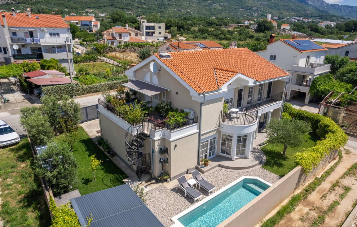 192 M² Ferienhaus ∙ 3 Schlafzimmer ∙ 6 Gäste - Arbanija