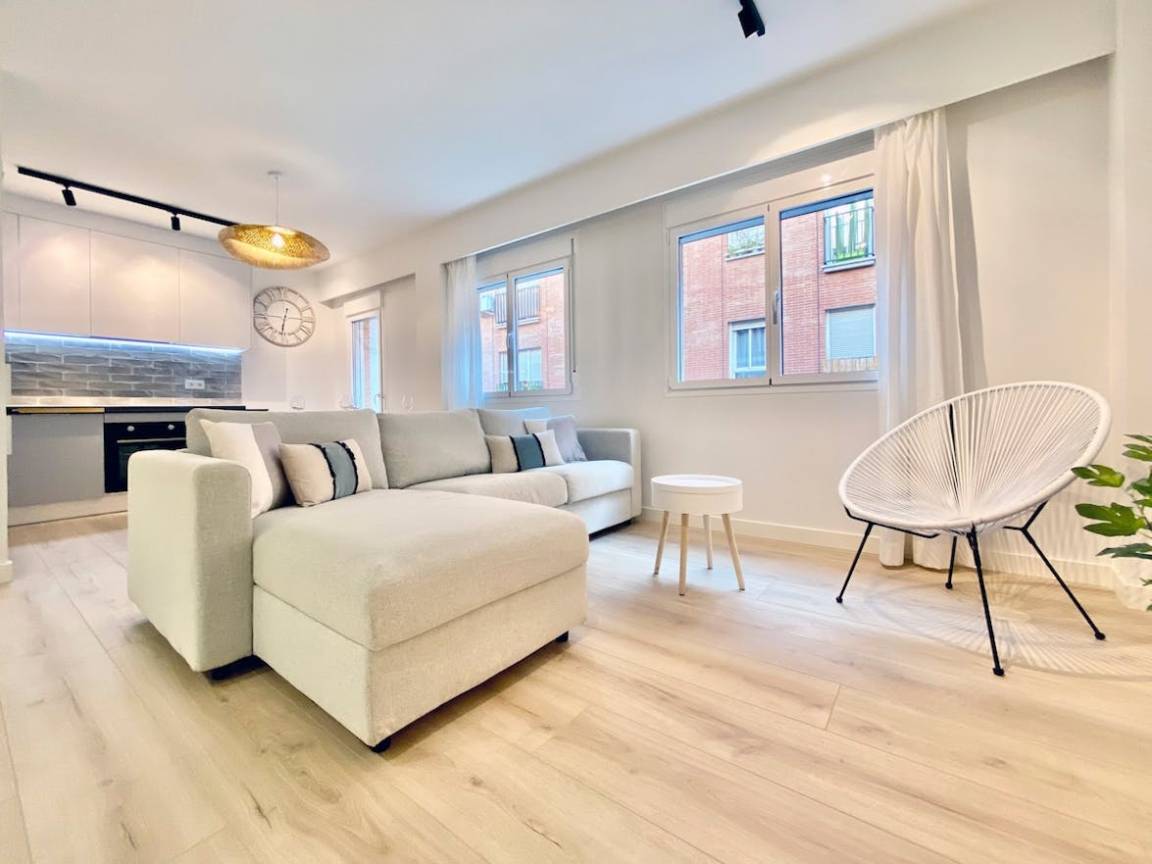 86 M² Apartment ∙ 2 Bedrooms ∙ 4 Guests - Madrid