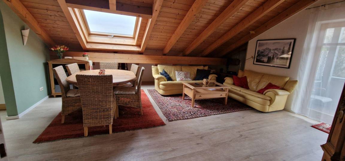 95 M² Ferienwohnung ∙ 2 Schlafzimmer ∙ 6 Gäste - Frasdorf