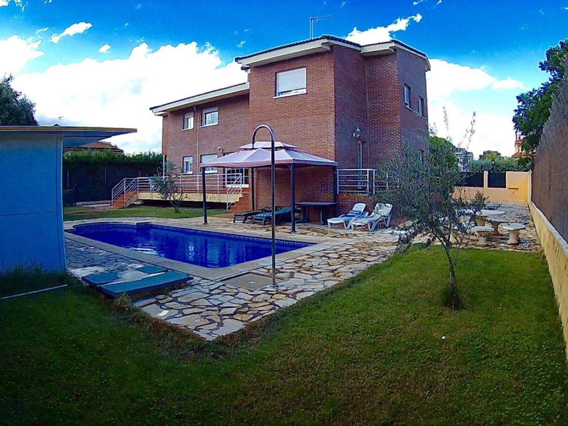 400 M² Villa ∙ 10 Chambres ∙ 22 Personnes - Brunete