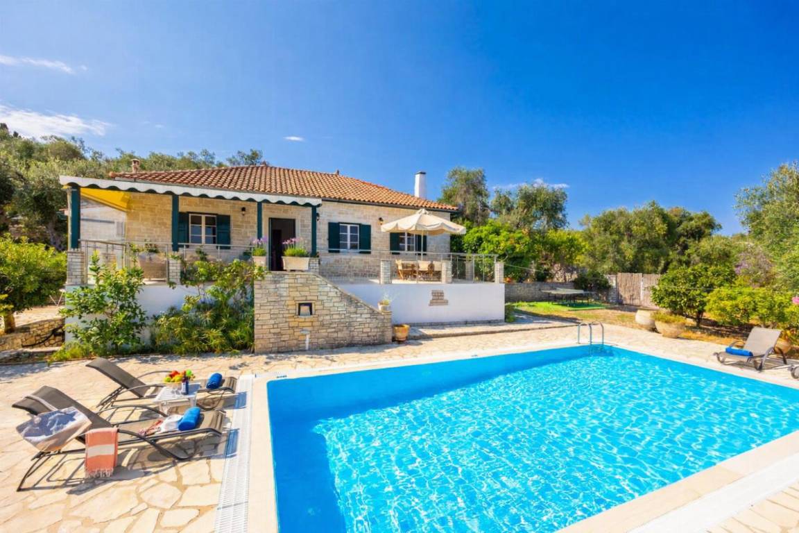 195 M² Villa ∙ 3 Bedrooms ∙ 6 Guests - Paxi