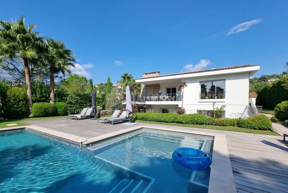 225 M² Villa ∙ 6 Bedrooms ∙ 12 Guests - Mougins
