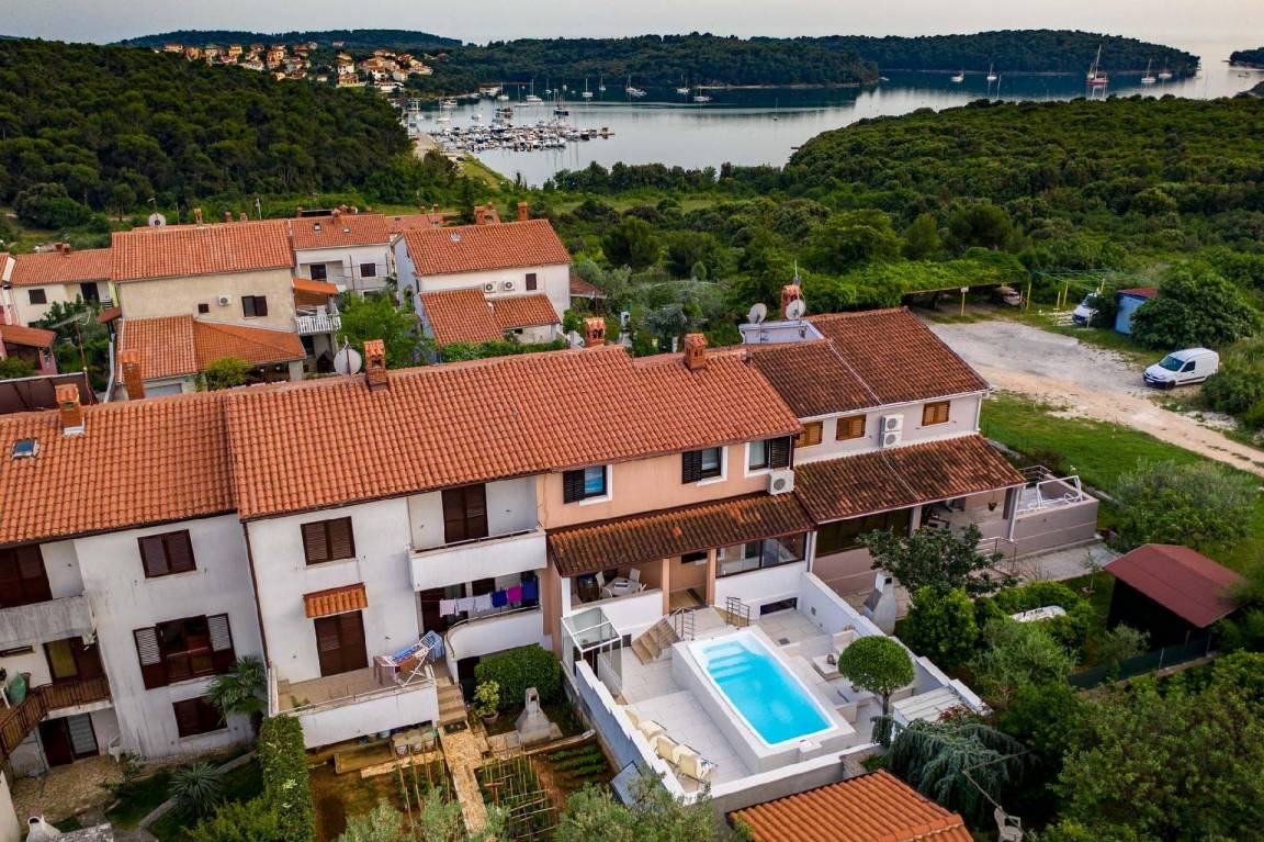 140 M² Apartamento ∙ 3 Habitaciones ∙ 6 Huéspedes - Pula