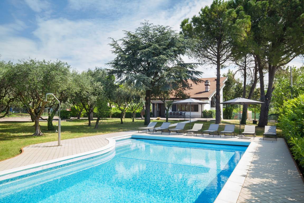 200 M² Villa ∙ 3 Chambres ∙ 6 Personnes - Lazise