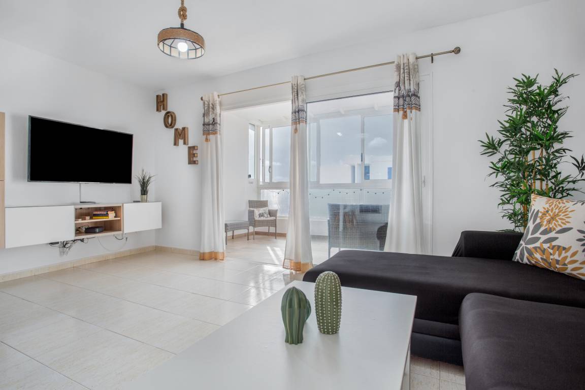 80 M² Ferienwohnung ∙ 2 Schlafzimmer ∙ 6 Gäste - Costa Teguise